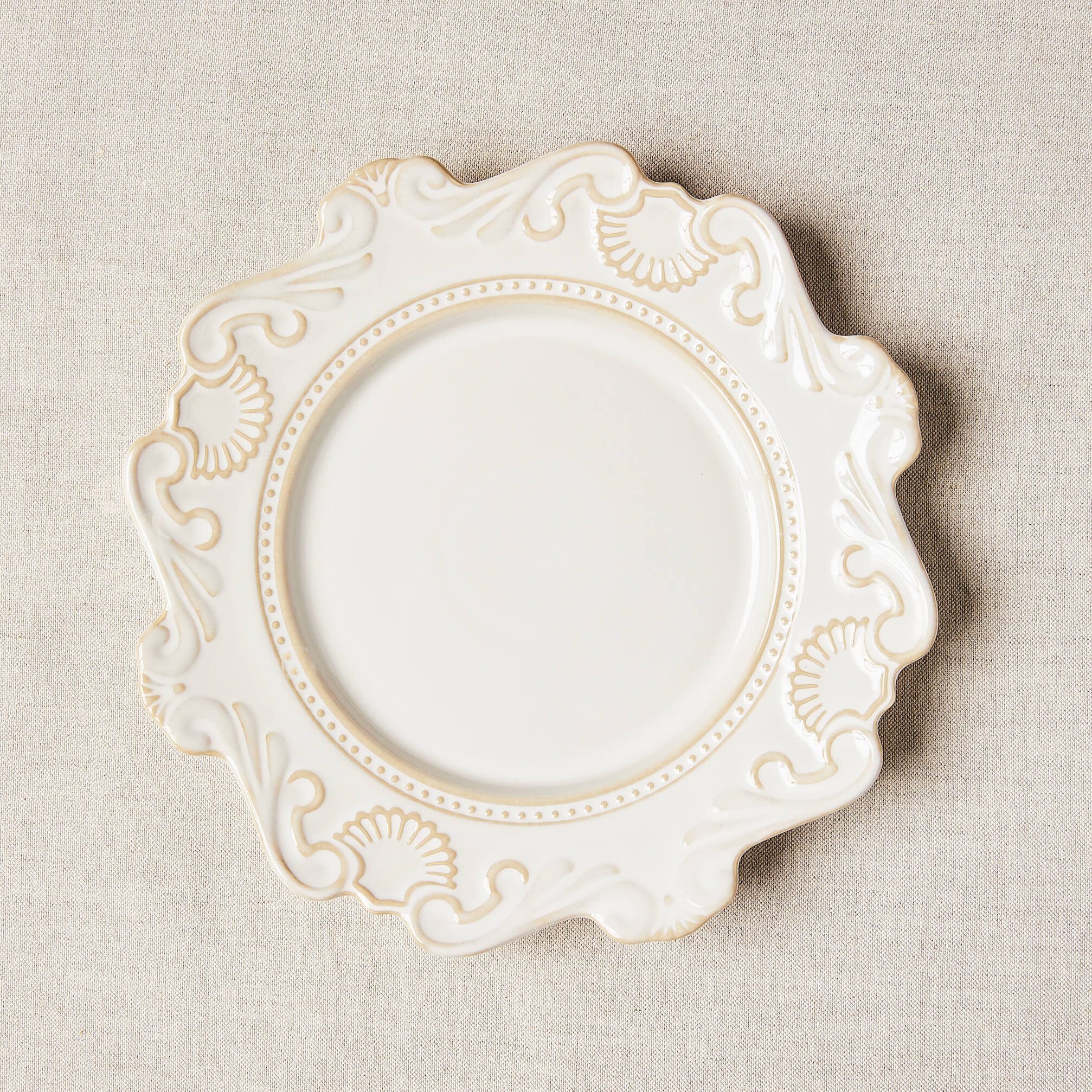 Cream Shell Dinner Plate – The Social Kitchen